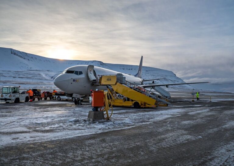 Your Complete Guide to Svalbard – A Tiny Traveler