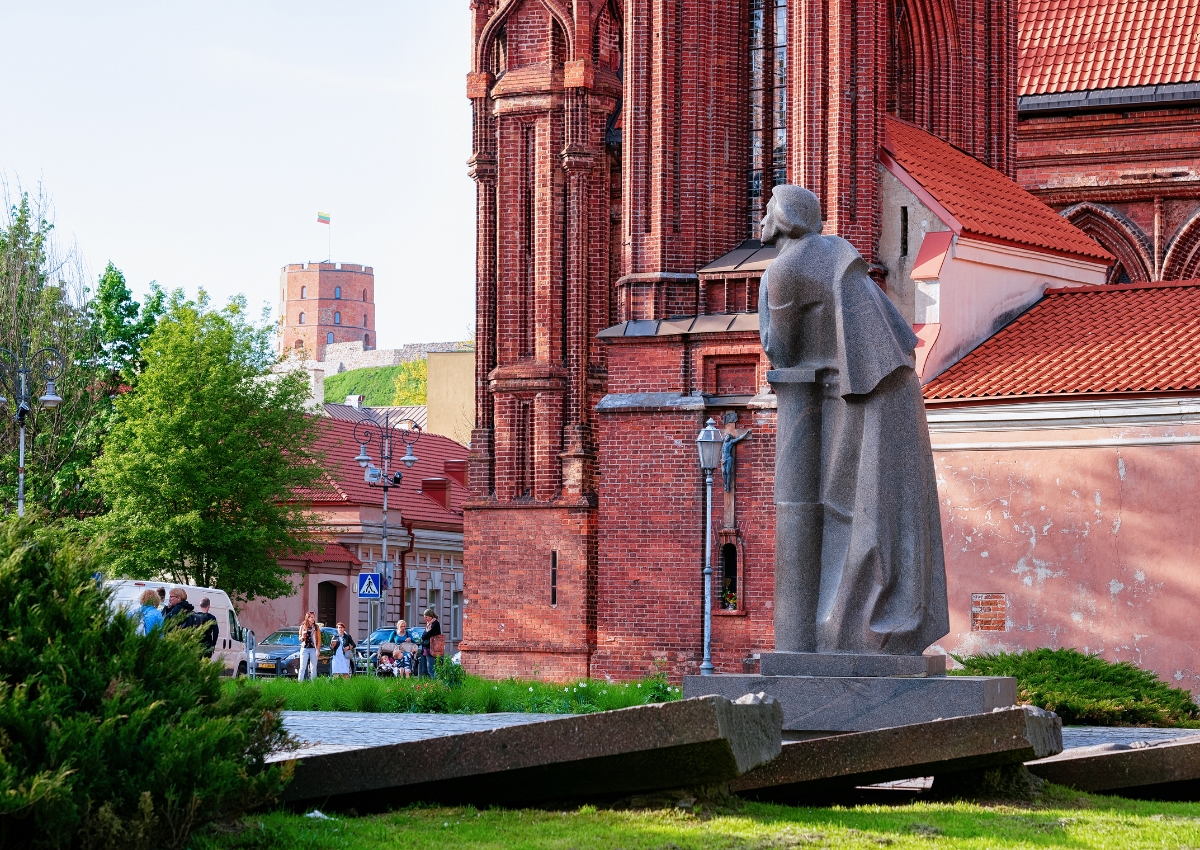 Your Ultimate Guide to Vilnius, Lithuania – A Tiny Traveler